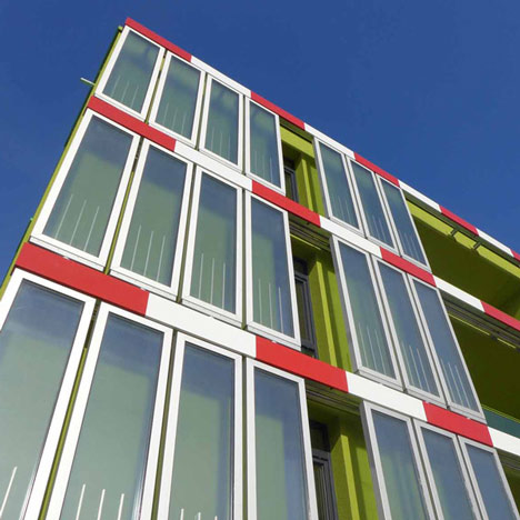 Algae-powered building - SmartGlass